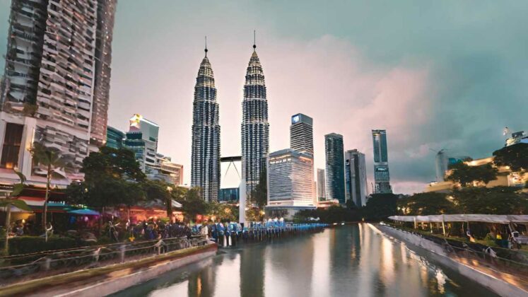 Senarai 10 Pekerjaan Gaji Tertinggi Di Malaysia Tahun 2023